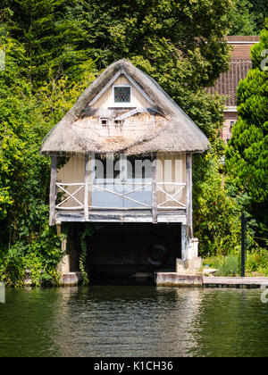 Riverside House, The Warren, Caversham, Reading, Berkshire, England, UK ...