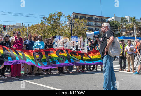 Protesters from a far-right group seen marching during the ...