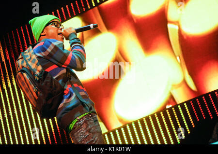 New Boyz performing 2009 Power 106 Powerhouse Honda Center August 8 ...