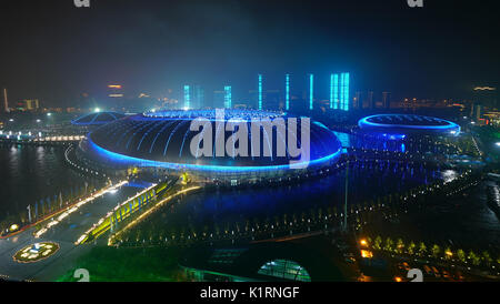 Tianjin Olympic Center Stadium, Tianjin, China. 9th Oct, 2013. (L-R ...