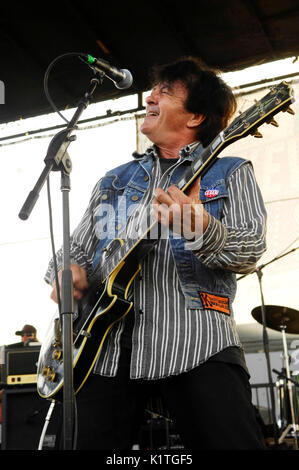 Lee Ving of Fear performs in Douglas Park during Riot Fest Music ...