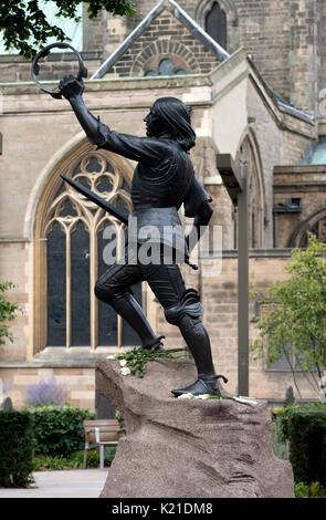 The King Richard III statue by sculpture James Butler standing in the ...