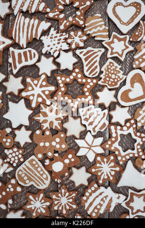 lots of gingerbread christmas cookies Stock Photo - Alamy