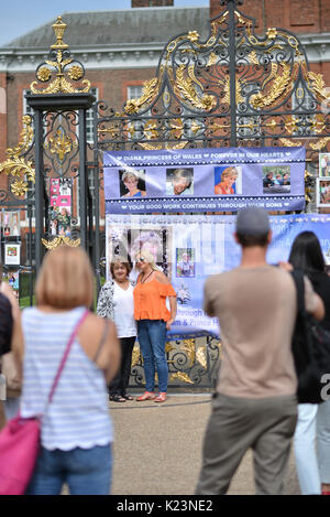 London, UK 29th August 2017. Tuesday morning in North Kensington and ...