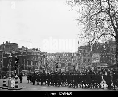 AJAXNETPHOTO. 1935. LONDON, ENGLAND. - TRAFALGAR SQUARE TRAFFIC COMNG ...