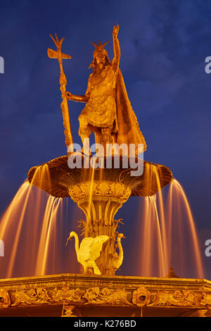 Manco Capac water fountain golden statue Stock Photo - Alamy