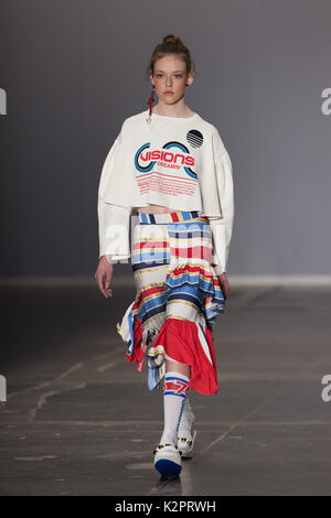 Sao Paulo, Sao Paulo, Brazil. 31st Aug, 2017. Model presents creation ...