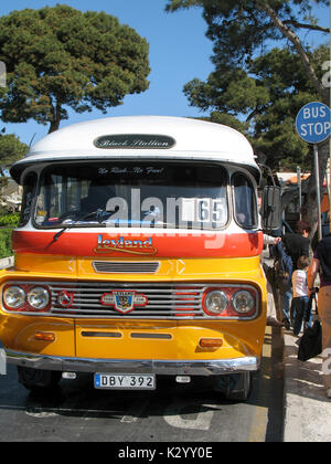 Malta Bus Oldtimer at bus stop Stock Photo - Alamy