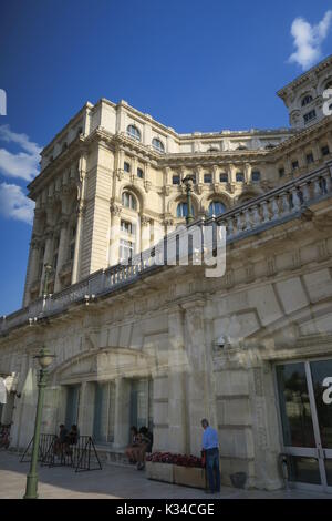 Giant palace of Romanian parliament in Bucharest is the largest ...