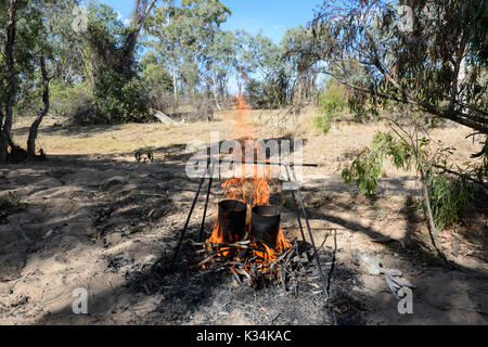 Making Billy Tea In The Outback Australia Stock Photo - Alamy