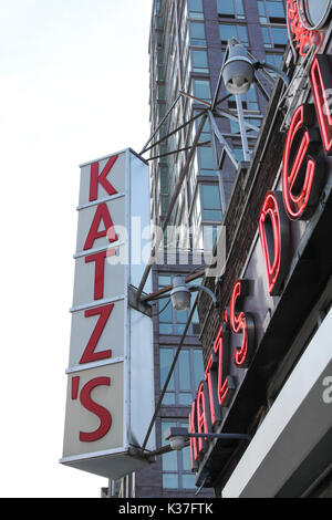 Jewish Food Cafe Katz's Delicatessen in New York City Stock Photo - Alamy