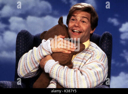 STUART SAVES HIS FAMILY, Al Franken, Laura San Giacomo, 1995, (c ...