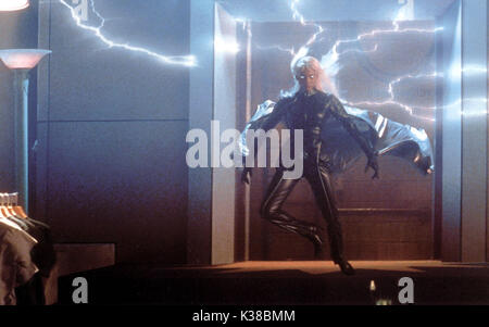 X-MEN -2000 HALLE BERRY, STORM Stock Photo - Alamy