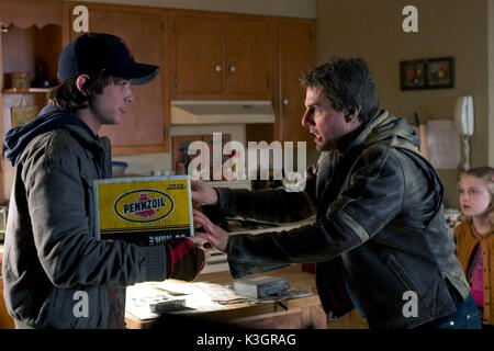 Justin Chatwin, Dakota Fanning & Tom Cruise Film: War Of The Worlds ...