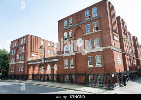 Guinness Trust Buildings, Snowsfields, London SE1, UK Stock Photo ...