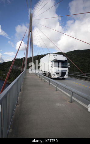 Inderoy, Trondelag, Norway. 8th Aug, 2017. The Skarnsundet, skarnsund ...