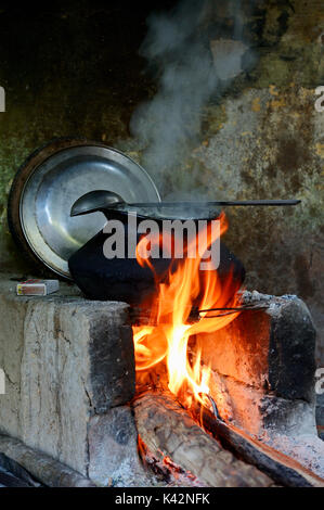 Fire place and cooking pot, Bharatpur, Rajasthan, India Stock Photo - Alamy