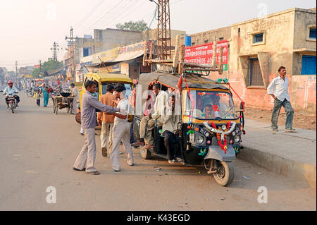 Auto rickshaw, Bharatpur Stock Photo - Alamy