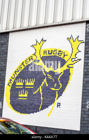 Munster Rugby Crest / Logo with three crowns and a stag's head Stock ...