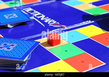 Pictionary board game Stock Photo - Alamy