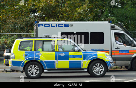 metropolitan police 4x4 vehicle in battenburg chequered livery parked ...