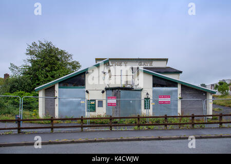 The derelict and boarded up Tollgate Inn pub in Aberystwyth Ceredigion ...