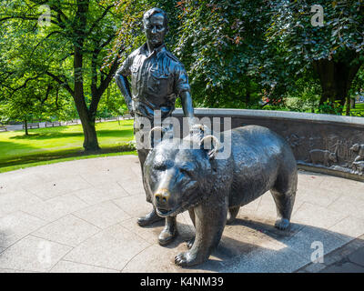 Scotland - Edinburgh. Wojtek, the Polish bear famous for carrying ...