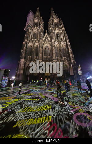 Light installation around the cologne cathedral, words and facades ...