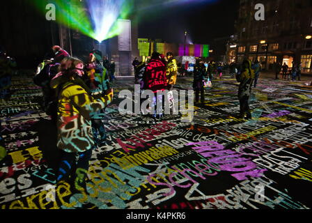 Light installation around the cologne cathedral, words and facades ...