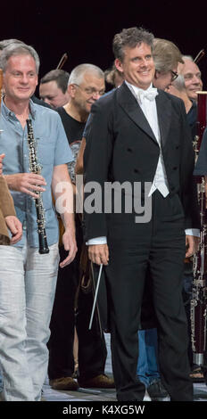 The conductor, Philippe Jordan, talking a curtain call at Die ...
