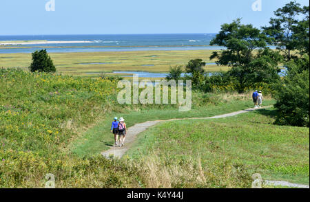 Hiking at Fort Hill in Eastham - Massachusetts in the Cape Cod National ...