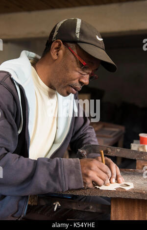 Zafimaniry wood carving workshop, Ambositra, Madagascar Stock Photo - Alamy