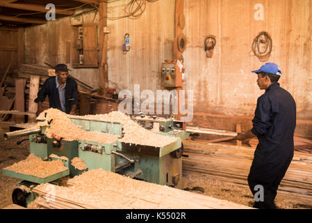 Zafimaniry wood carving workshop, Ambositra, Madagascar Stock Photo - Alamy