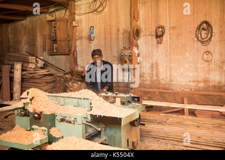 Zafimaniry wood carving workshop, Ambositra, Madagascar Stock Photo - Alamy