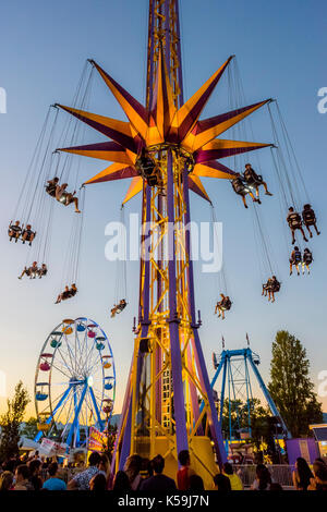 Atmosfear double swing ride at Playland Amusement Park, Vancouver ...