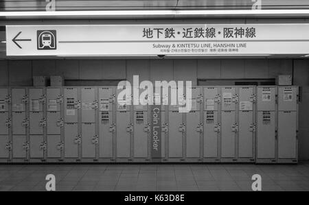 Coin-operated lockers at railway stations Stock Photo - Alamy