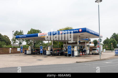 Tesco self service petrol station, Porthmadog, North Wales, uk Stock ...
