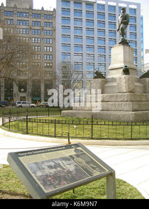 Farragut Square, Washington, D.C. Statue to Admiral David Farragut in ...