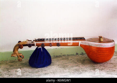 Vina - Indian Instrument Stock Photo - Alamy