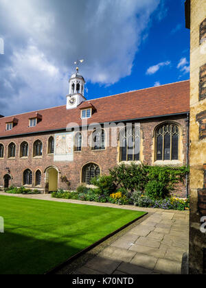 Clock Tower Queens College Cambridge University Stock Photo - Alamy