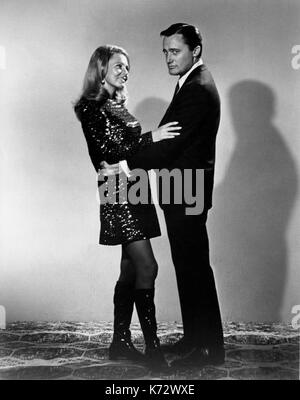 THE MAN FROM U.N.C.L.E. ROBERT VAUGHN as Napoleon Solo Stock Photo - Alamy