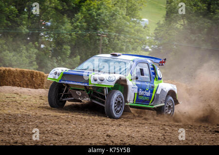 2016 Lofthouse Freelander with driver Justin Birchall at the 2017 ...