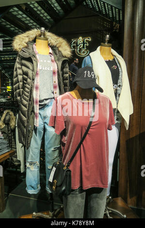 New york ABERCROMBIE & FITCH FLAGSHIP STORE 5th avenue interior suggest ...