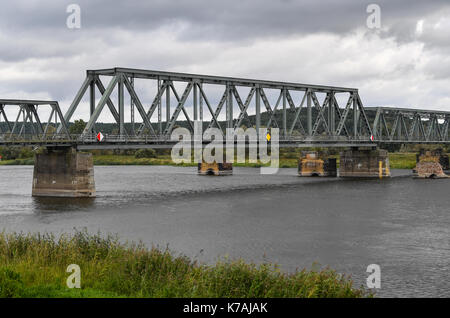 The railway bridge at the German-Polish border river Oder between ...