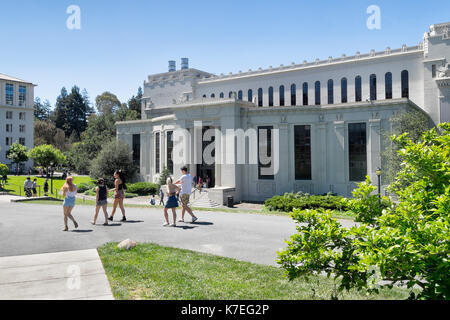 University of California, Berkeley Life Sciences Building Stock Photo ...