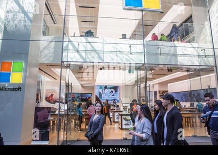 Microsoft flagship retail store for technology items and computers ...