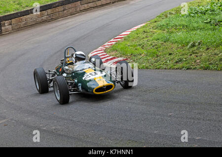 Worcestershire, UK. 16th September, 2017. A Jaguar E-Type being raced ...