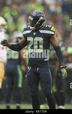 Seattle Seahawks cornerback Jeremy Lane (20) intercepts a Tom Brady ...