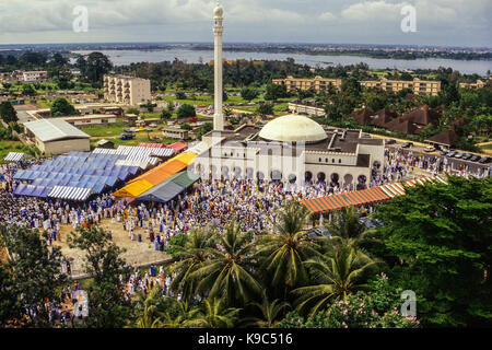 Riviera Mosque, Abidjan, Ivory Coast, Cote d'Ivoire Stock Photo - Alamy