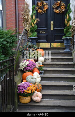 Back Bay door fronts decorated for Autumn in Boston, Massachusetts ...